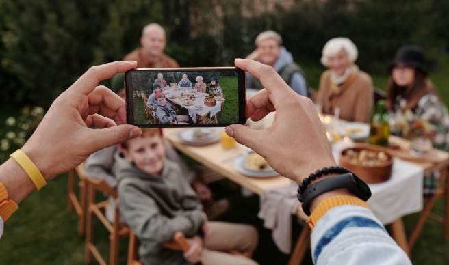 How To Add Multiple Photos To Instagram Story